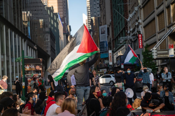 New York City Cops Attacked by Pro-Hamas Rioters at NYU, Chairs and ...